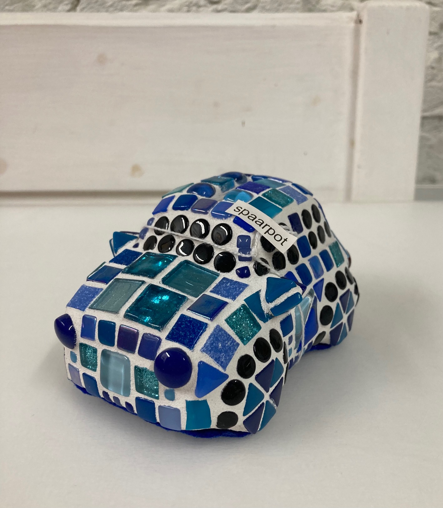 Fermijn Mozaïek Auto 13 cm Blauw/ Zeegroen Spaarpot – Studio Andarte